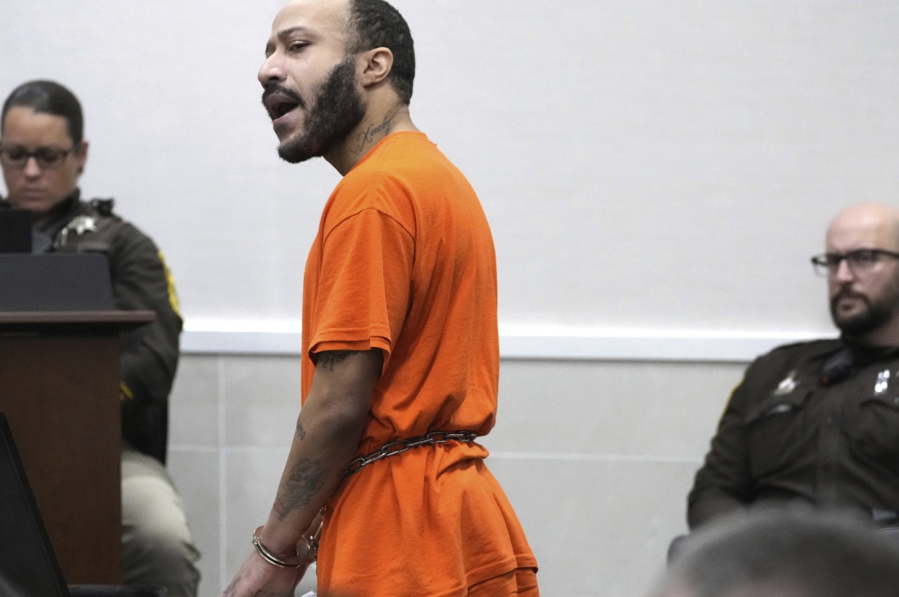 Judge sentences man to life in prison for Waukesha Christmas parade attack Judge sentences man to life in prison for Waukesha Christmas parade attack