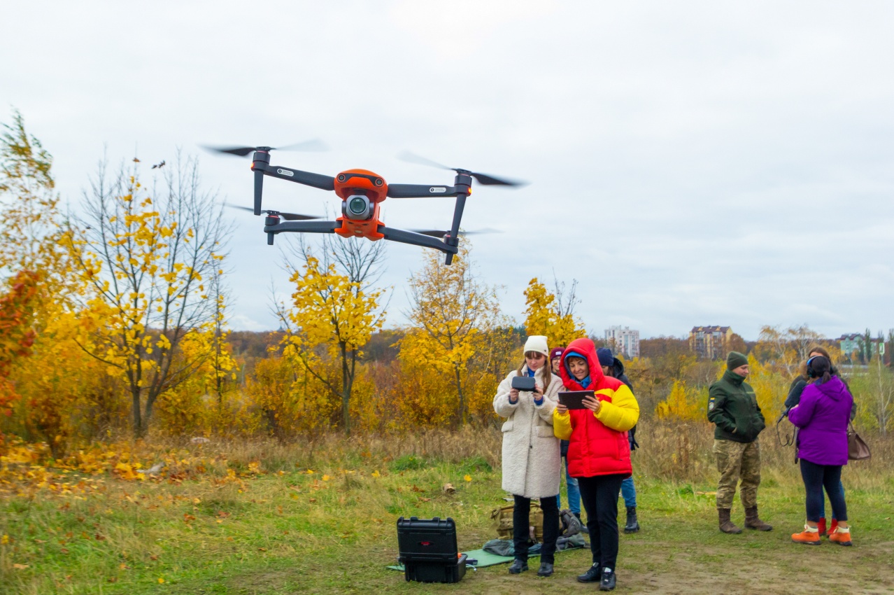 Ukrainian women have started learning a crucial war skill: how to fly a ... Ukrainian women have started learning a crucial war skill: how to fly a ...